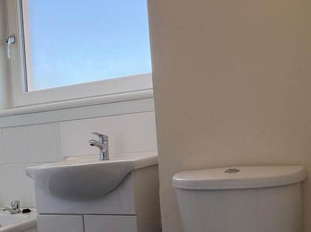 3 bedroom flat in Glasgow