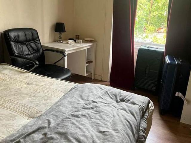 3 bedroom flat in Glasgow