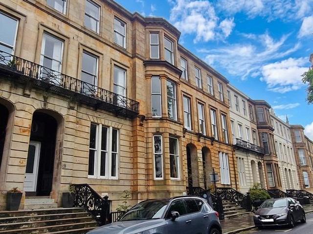 3 bedroom flat in Glasgow