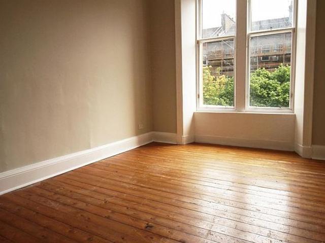 3 bedroom flat in Glasgow