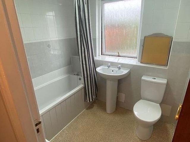 3 bedroom flat in Glasgow