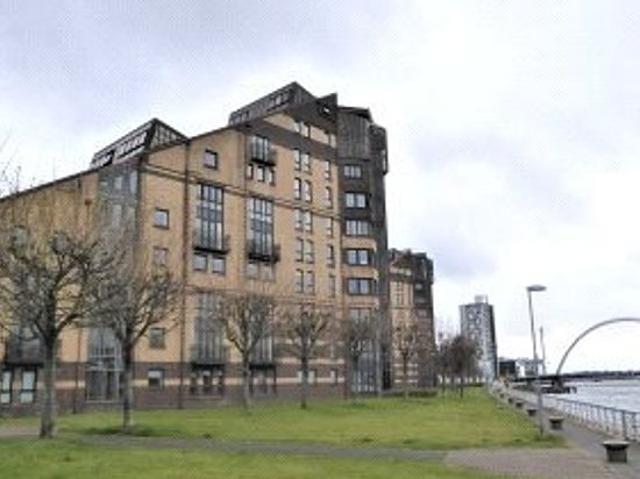 3 bedroom flat in Glasgow