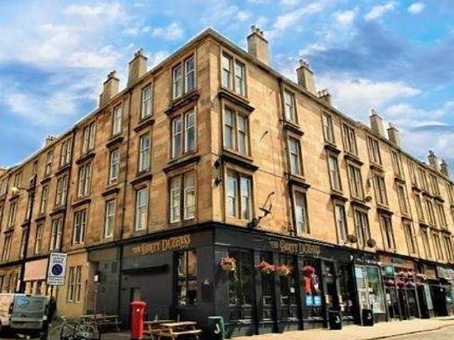 3 bedroom flat in Glasgow