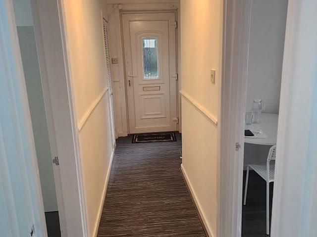 3 bedroom flat in Glasgow