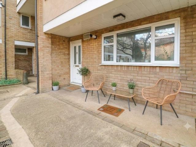3 Bedroom Flat in Kingston Upon Thames