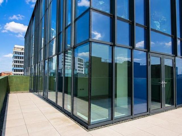 3 bedroom flat in Leeds