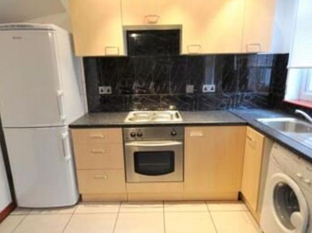 3 bedroom flat in Leeds