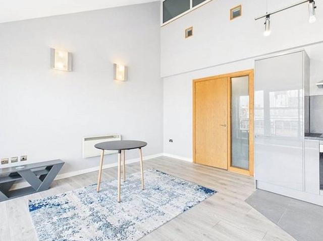 3 bedroom flat in Liverpool