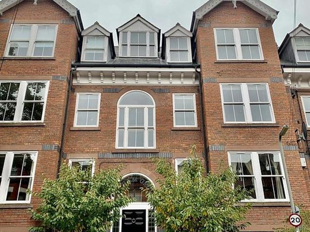 3 bedroom flat in Liverpool