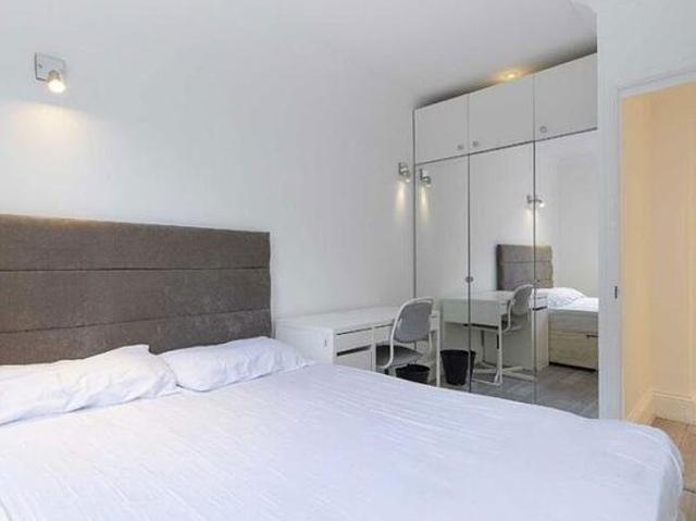 3 bedroom flat in London