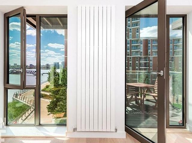 3 bedroom flat in London