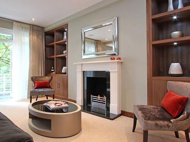 3 bedroom flat in London