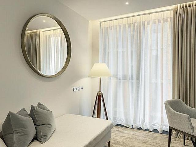 3 bedroom flat in London