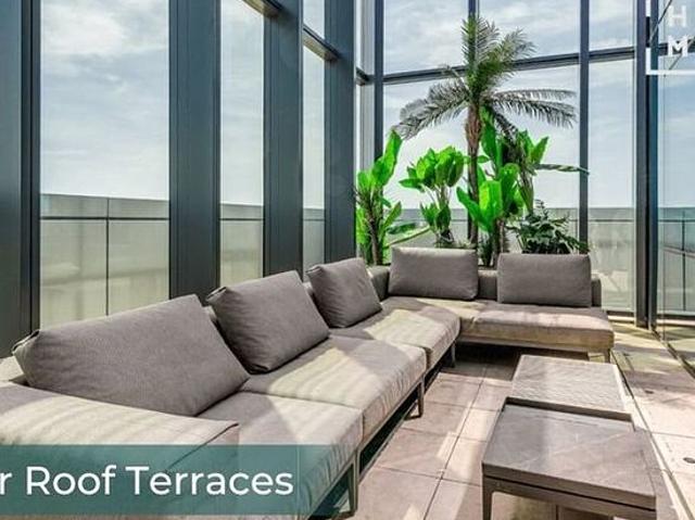 3 bedroom flat in London