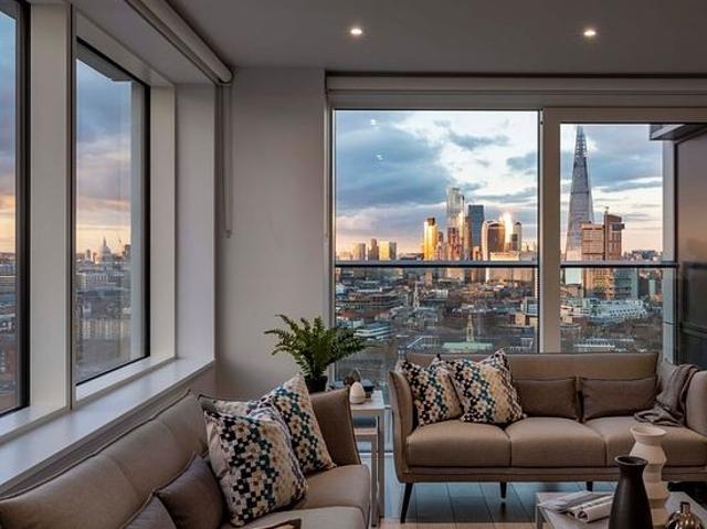 3 bedroom flat in London