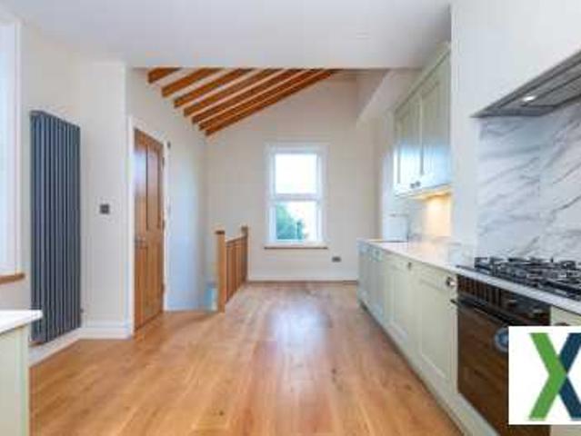 3 bedroom flat in Newport Road, London, E10 3 bed #2318660