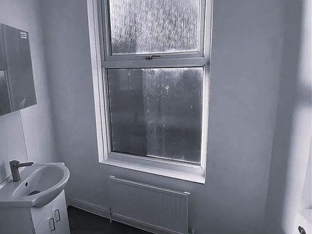 3 bedroom flat in Sheffield