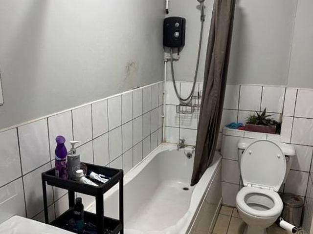 3 bedroom flat in Sheffield
