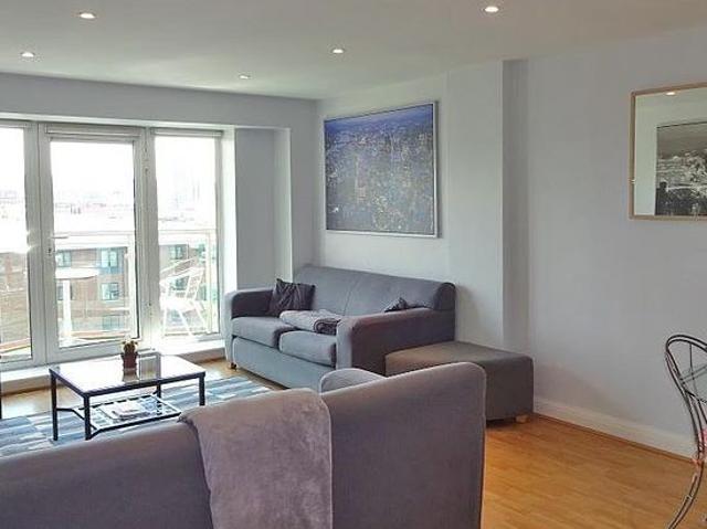 3 bedroom flat in Sheffield