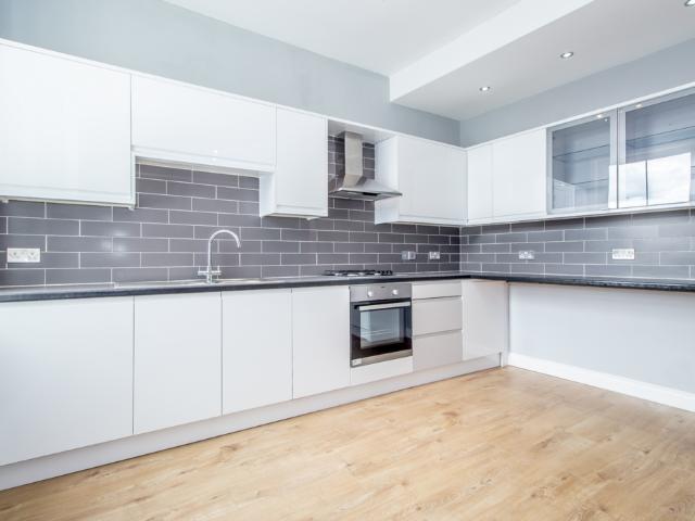 3 Bedroom Flat Let in