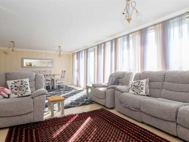 3 bedroom flat penthouse