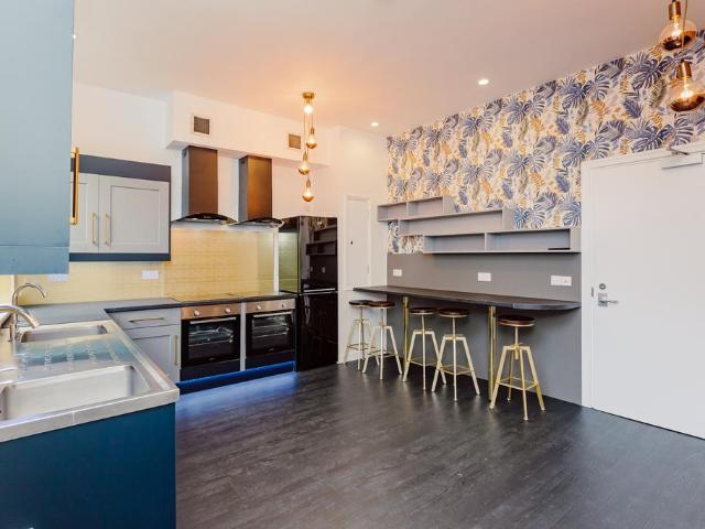 3 bedroom flat share to rent