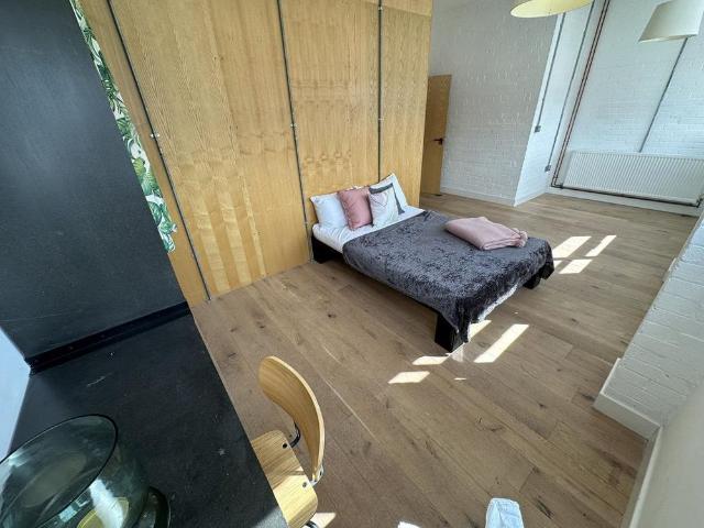 3 bedroom flat share to rent