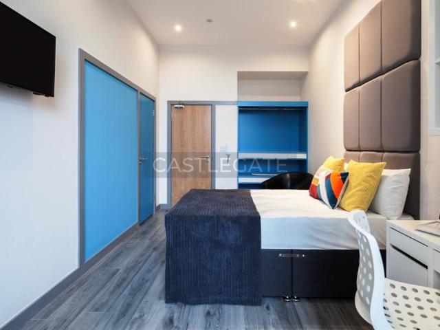 3 bedroom flat share to rent