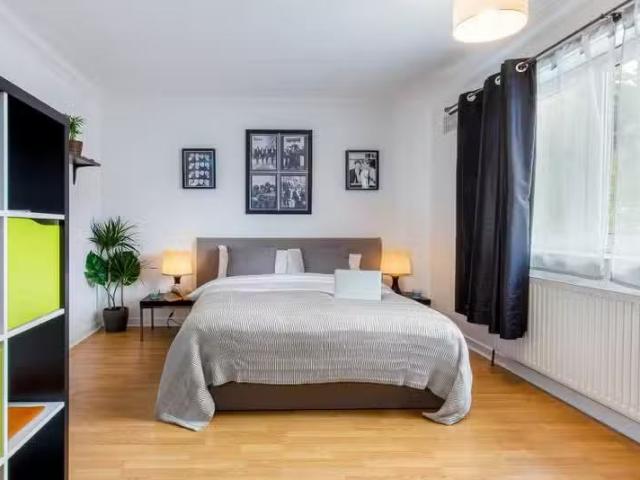 3 bedroom flat share for rent in Alfred Street, London, E3