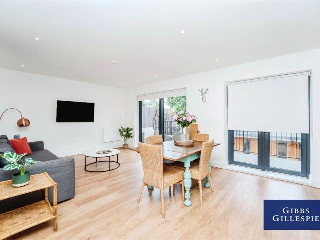 3 Bedroom Flat/Apartment to rent