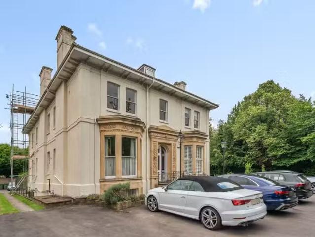 3+ bedroom flat/apartment for sale in Queens Road, Cheltenham.