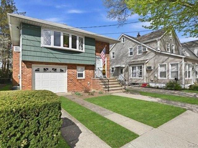 3 bedroom, Floral Park NY 11001 102566238
