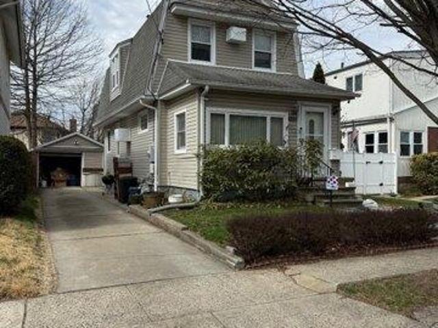 3 bedroom, Floral Park NY 11001 LS102565624