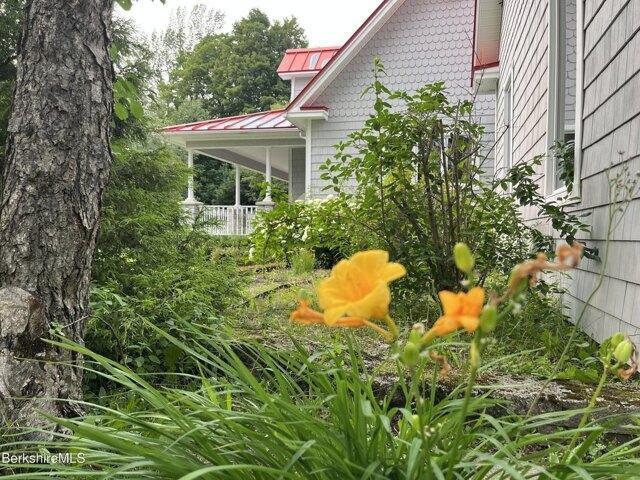 3 bedroom, Florida MA 01247 105256429
