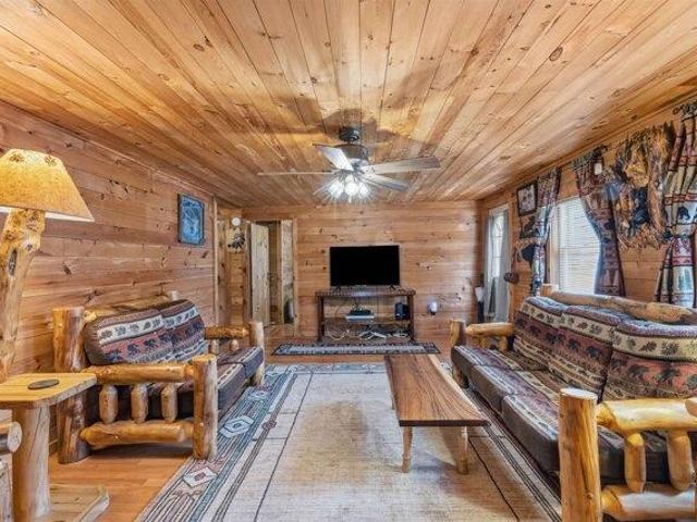 3 bedroom, Fryeburg ME 04037 103069915