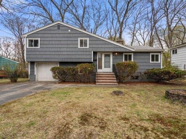 3 bedroom, Framingham MA 01701 102410124