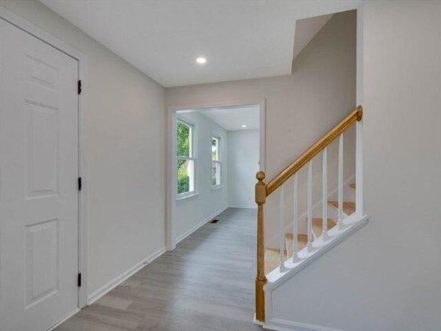3 bedroom, Framingham MA 01701 105080590