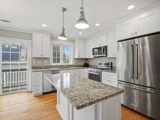 3 bedroom, Framingham MA 01702 LS102726015