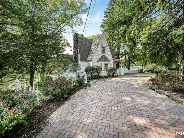 3 bedroom, Franklin Lakes NJ 07417 102824500