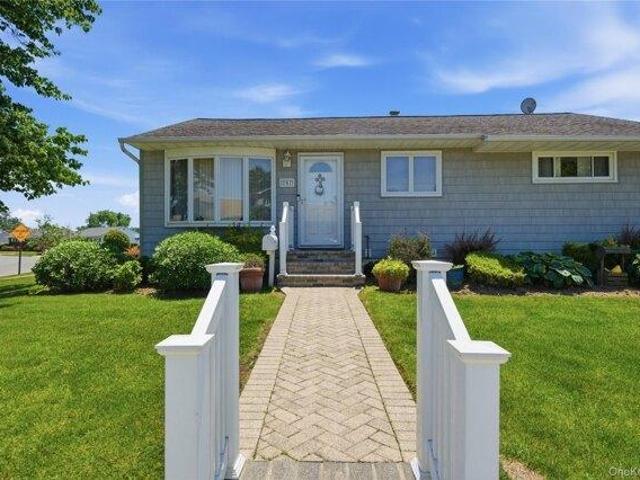 3 bedroom, Franklin Square NY 11010 105191414