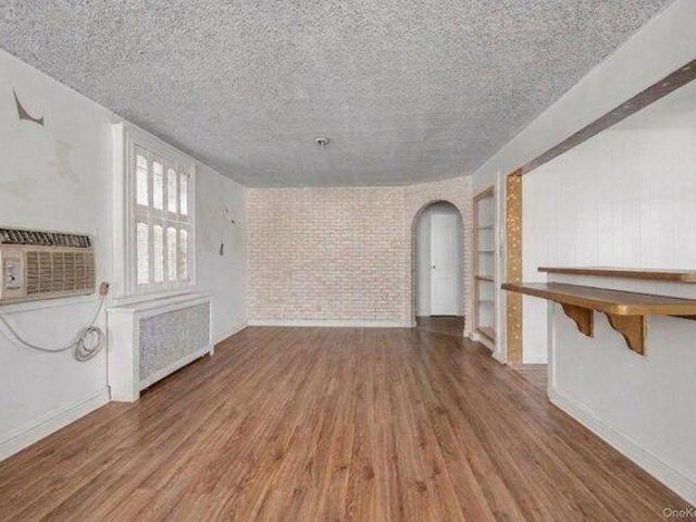 3 bedroom, Franklin Square NY 11010 105207367