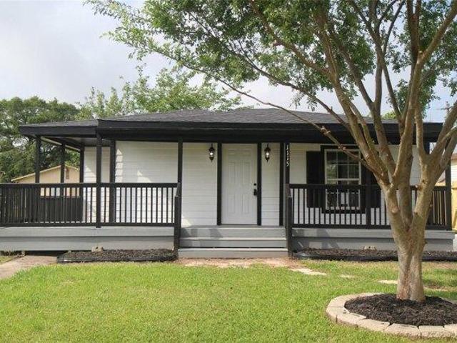 3 bedroom, Freeport TX 77541 94097504