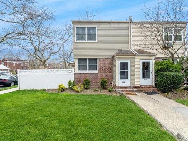 3 bedroom, Fresh Meadows NY 11365 103626753