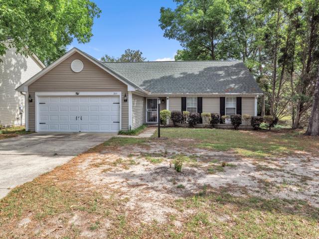 3 bedroom furnished rental in Goose Creek Fenced yard and great location