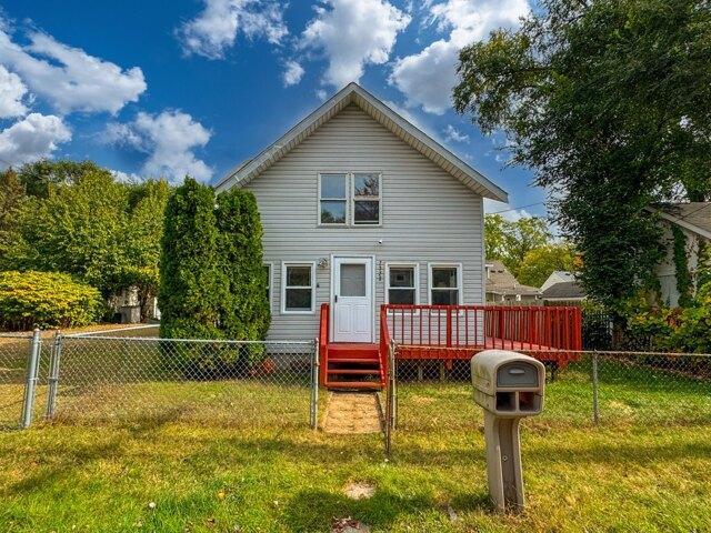 3 bedroom, Keego Harbor MI 48320 LS95695547