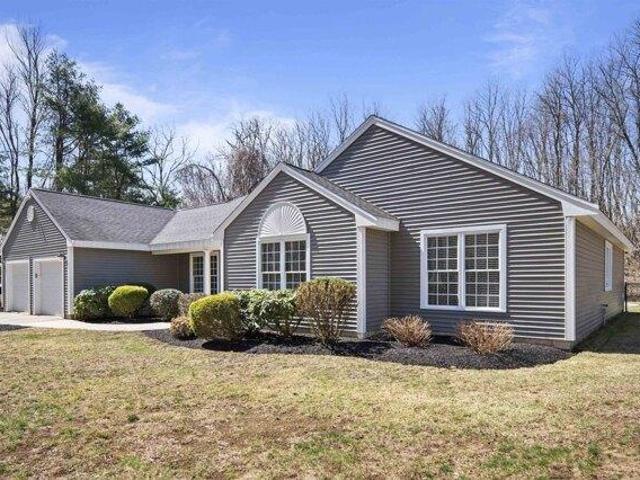 3 bedroom, Kensington NH 03833 102255432