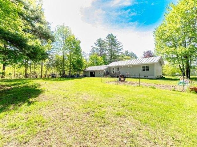 3 bedroom, Kingfield ME 04947 104513854