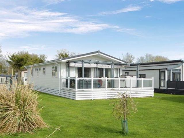 3 Bedroom House Cotswold Water Park Cotswold Water Park LS99237081