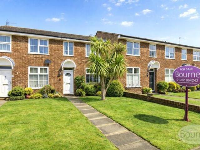 3 Bedroom House Cobham Surrey 100426044