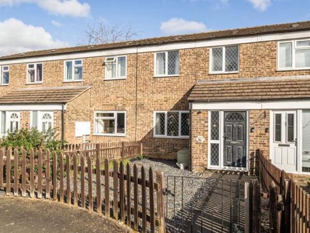 3 Bedroom House Cobham Surrey 100787058